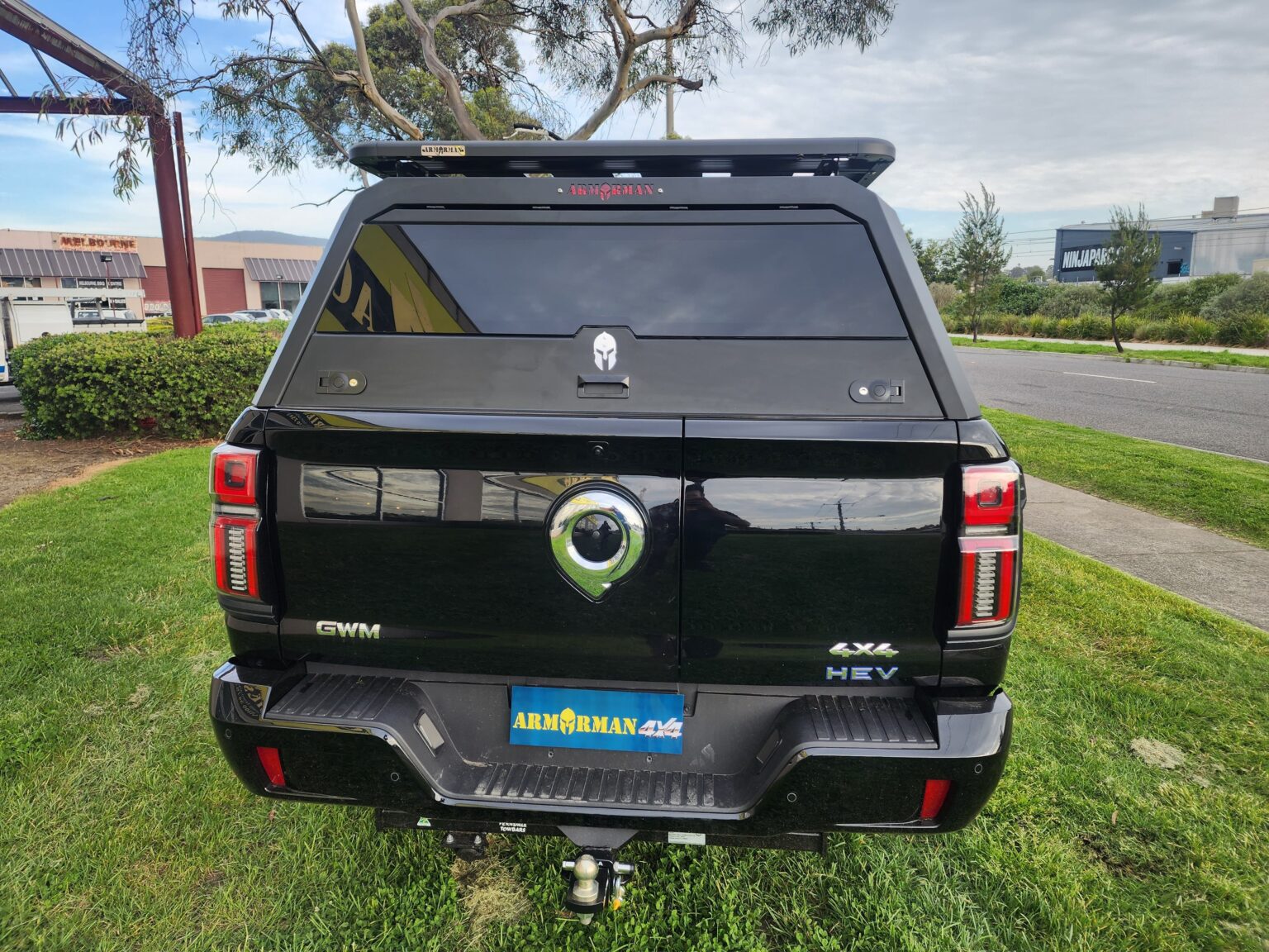 Solid side glass tub canopy for GWM – ARMORMAN4X4 – Armorman 4×4