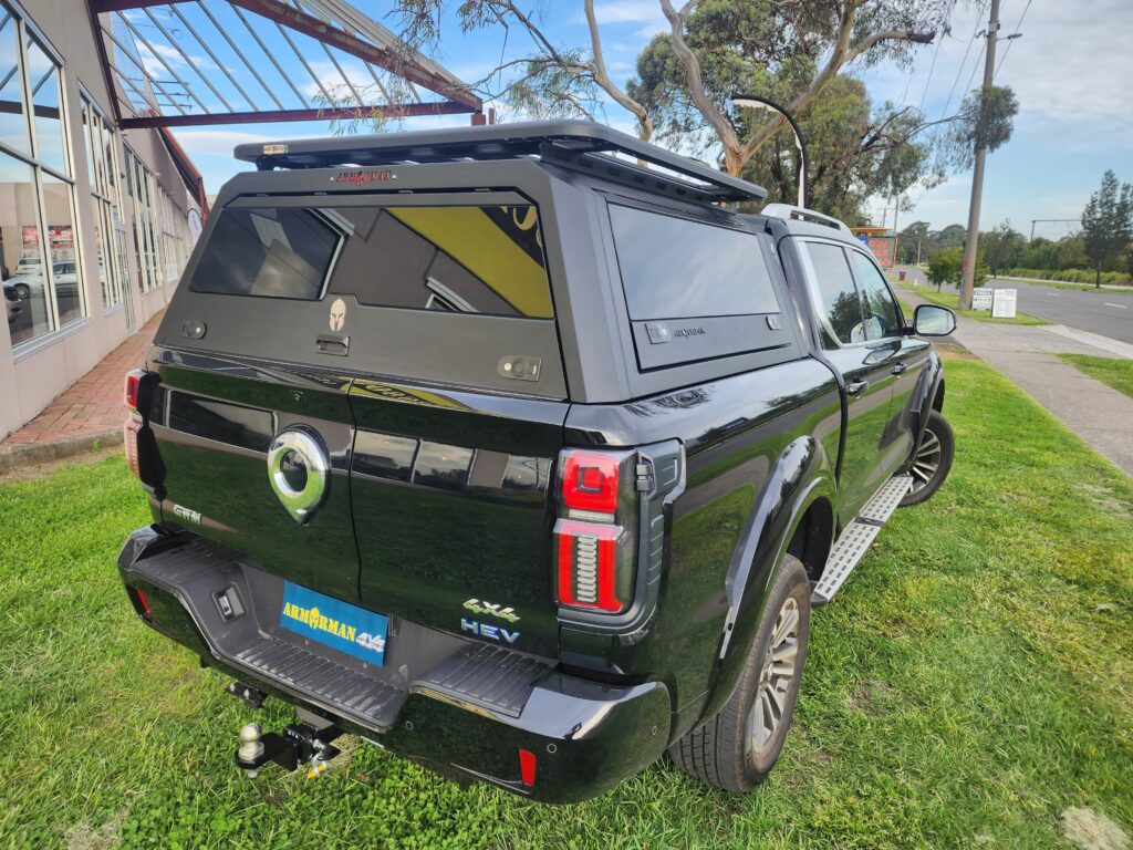 Solid side glass tub canopy for GWM – ARMORMAN4X4 – Armorman 4×4