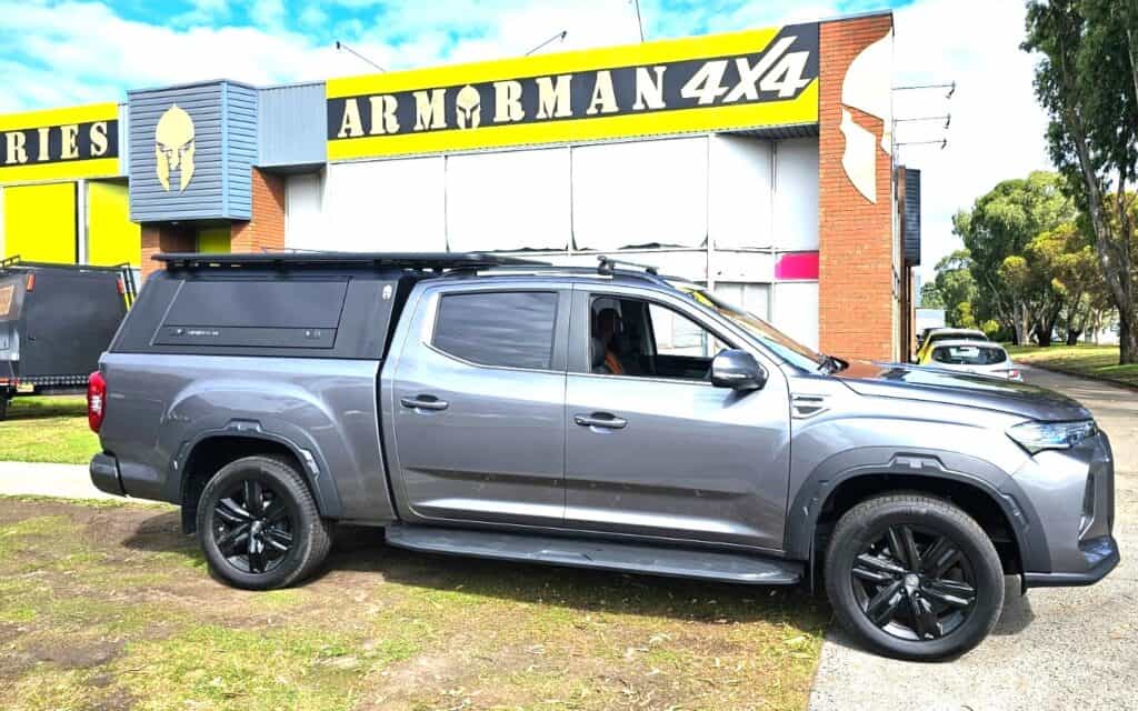 Solid side glass tub canopy for LDV MEGA TUB – ARMORMAN4X4 – Armorman 4×4