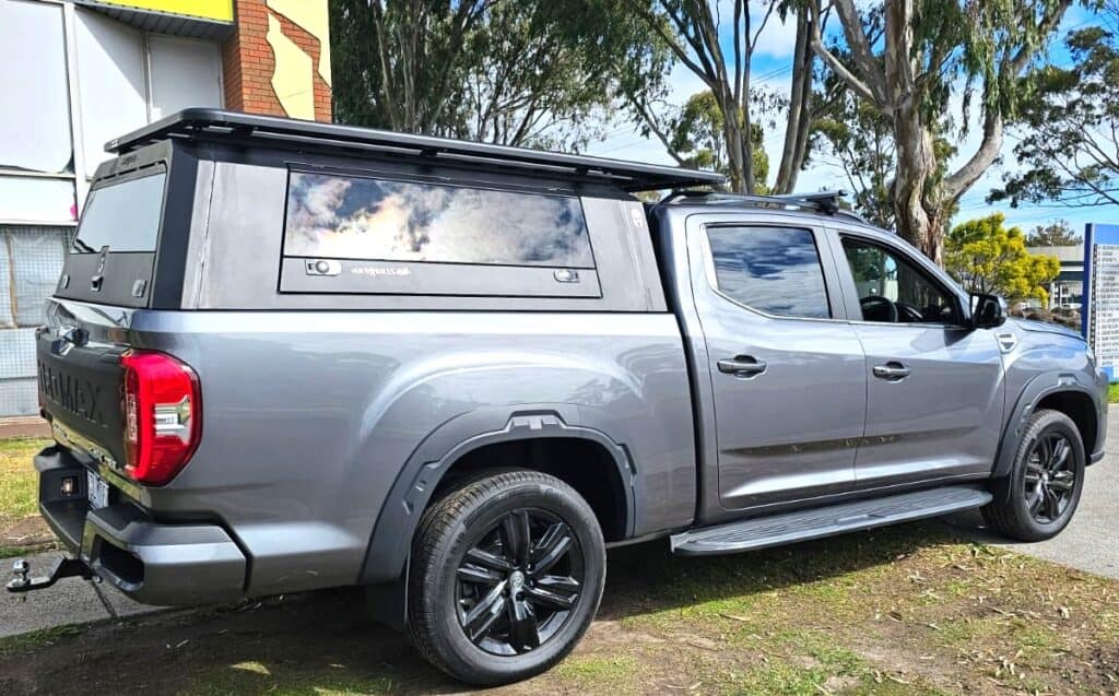 Solid side glass tub canopy for LDV MEGA TUB – ARMORMAN4X4 – Armorman 4×4