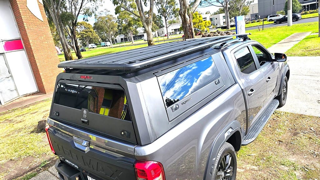 Solid side glass tub canopy for LDV MEGA TUB – ARMORMAN4X4 – Armorman 4×4