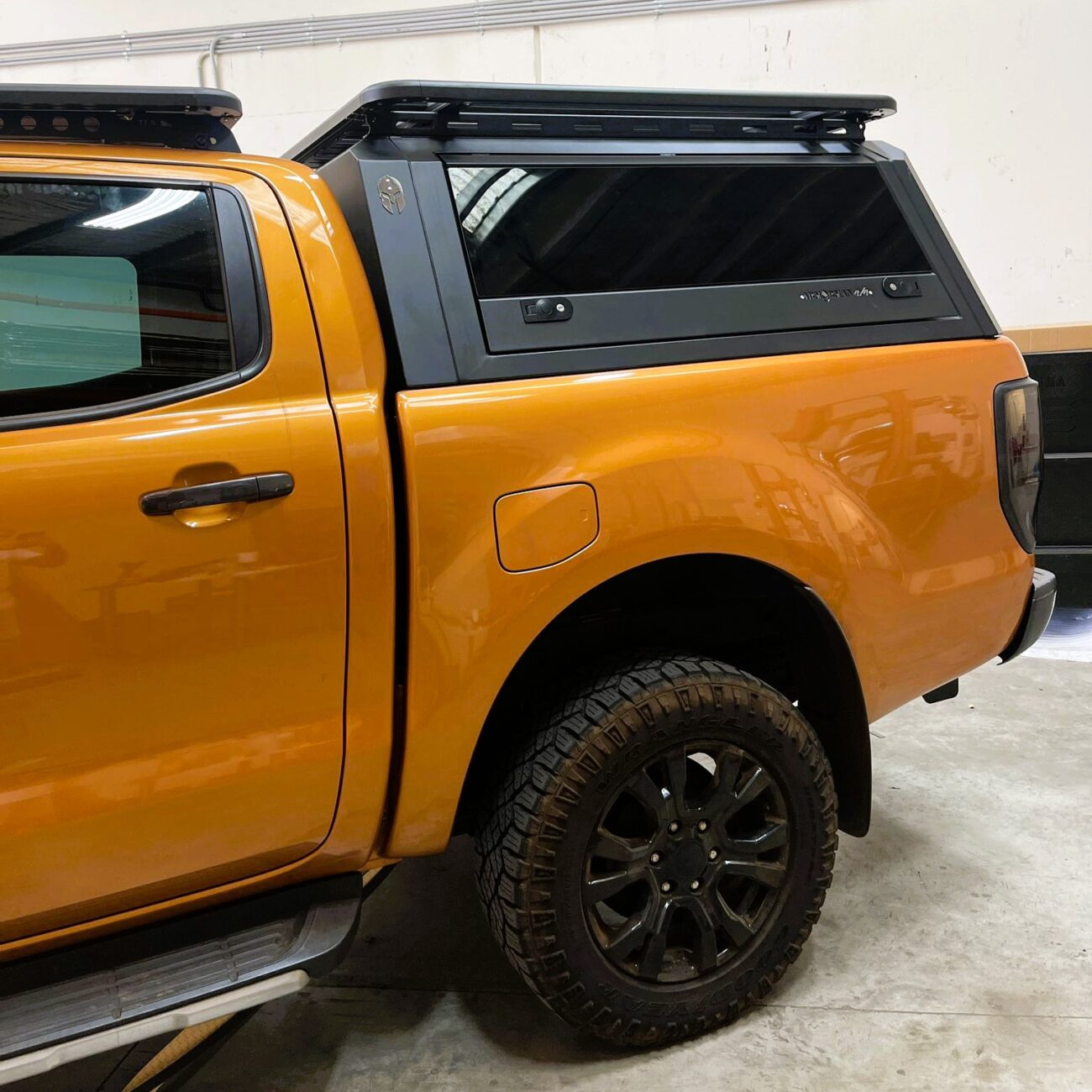 Solid side glass tub canopy for Ranger t9 – ARMORMAN4X4 – Armorman 4×4