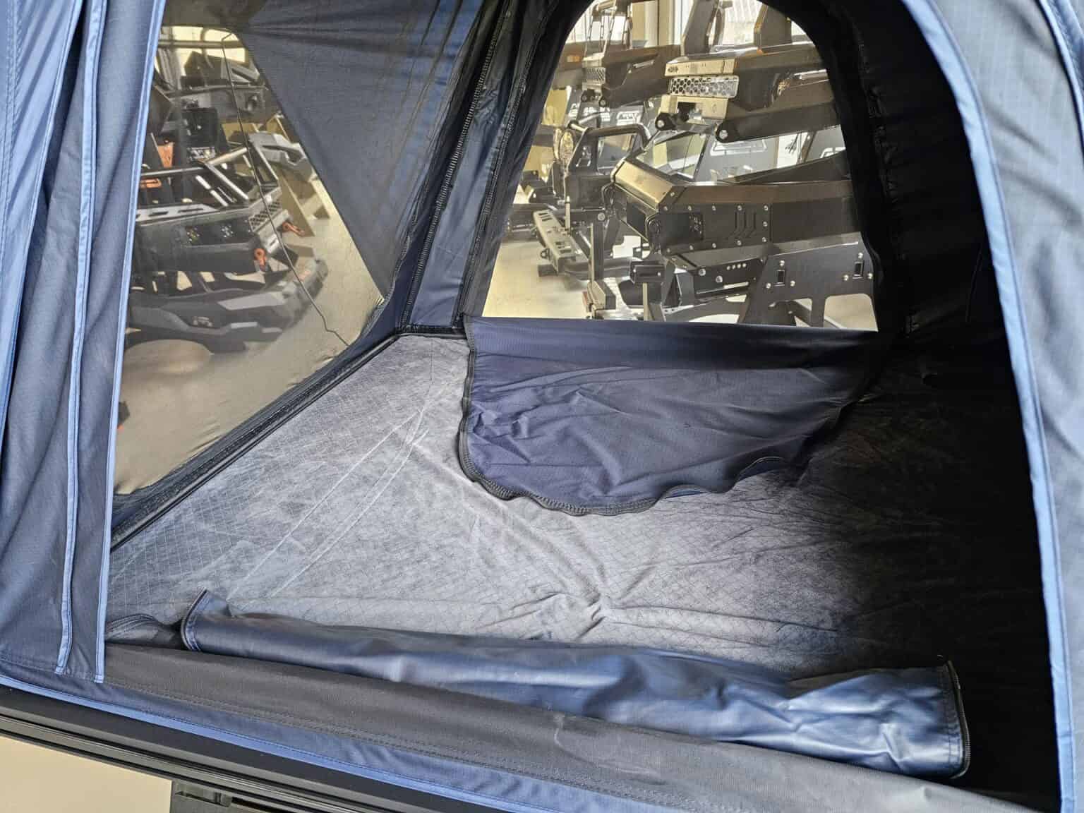 ROOF TOP TENT - SLIM - HARD SHELL- ARMORMAN 4X4